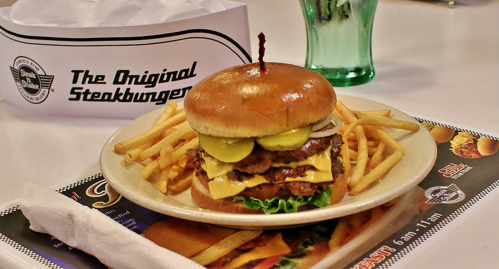 14 Sizzling Facts About Steak 'n Shake | Mental Floss